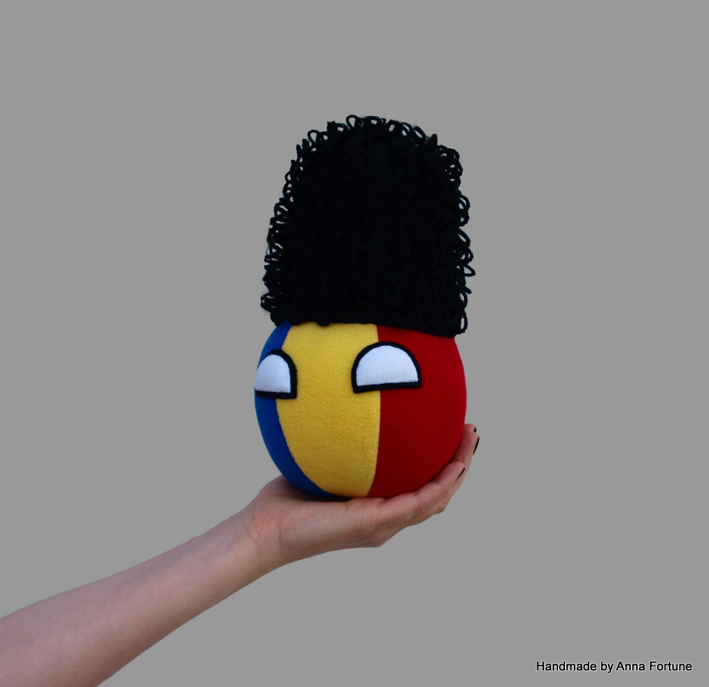 Romaniaball with traditional hat (small version) – Handmade by Anna Fortune