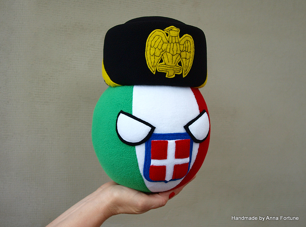 Italyball With Hat is Ready – Handmade by Anna Fortune