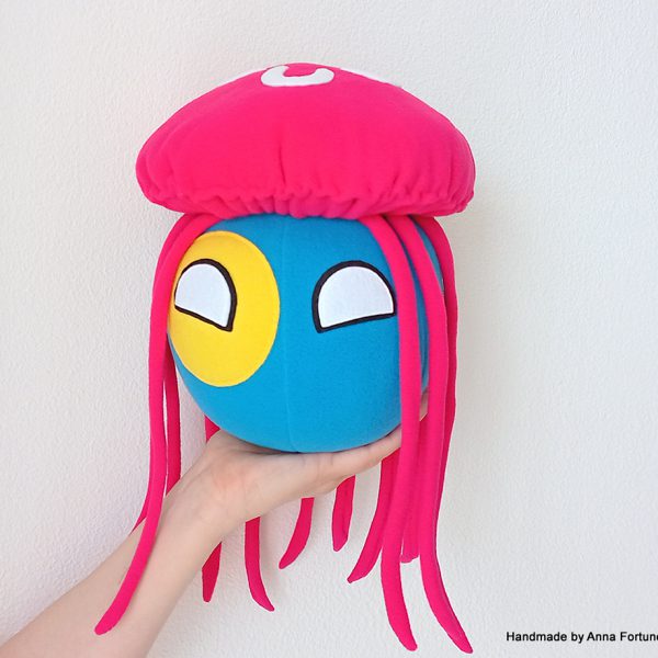Palauball with a jellyfish hat – Handmade by Anna Fortune